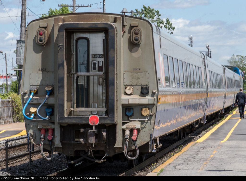 VIA 3302 on train 56